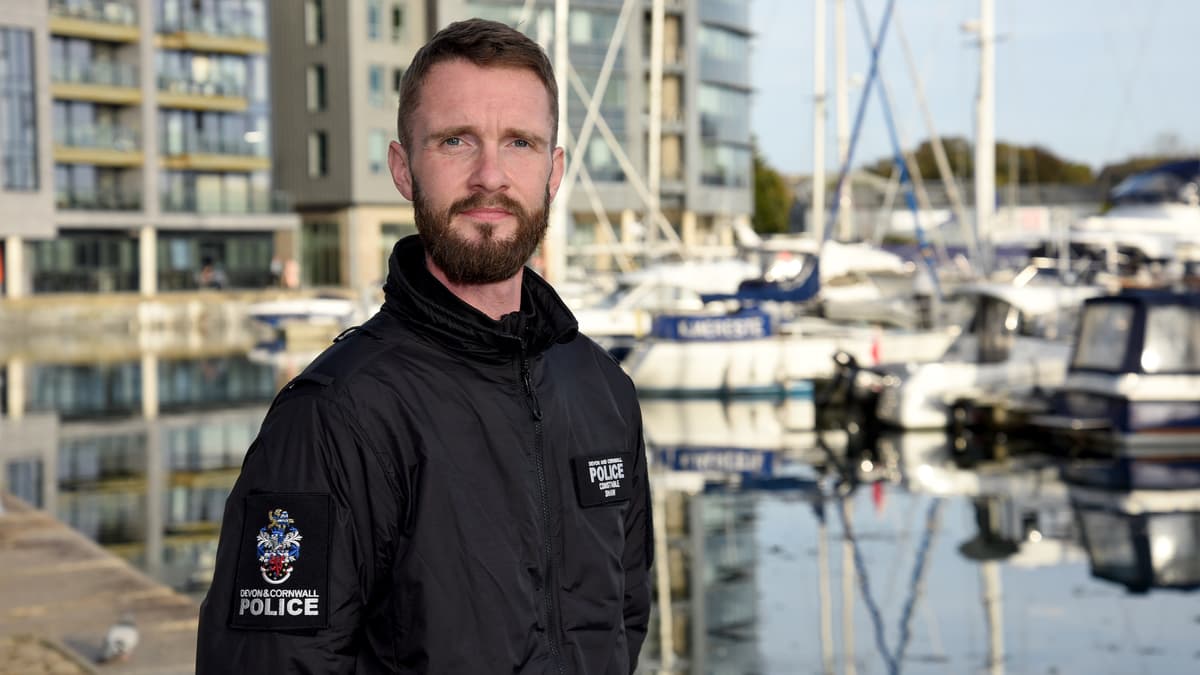 Heroic Police Officer wins award for dramatic water rescue | southhams ...